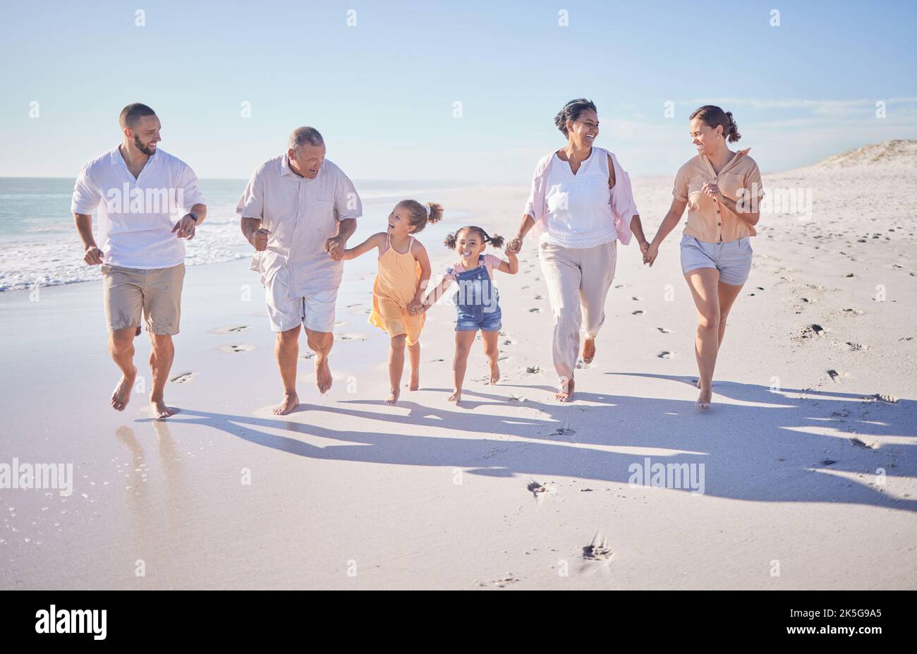 Happy children running hi-res stock photography and images - Alamy