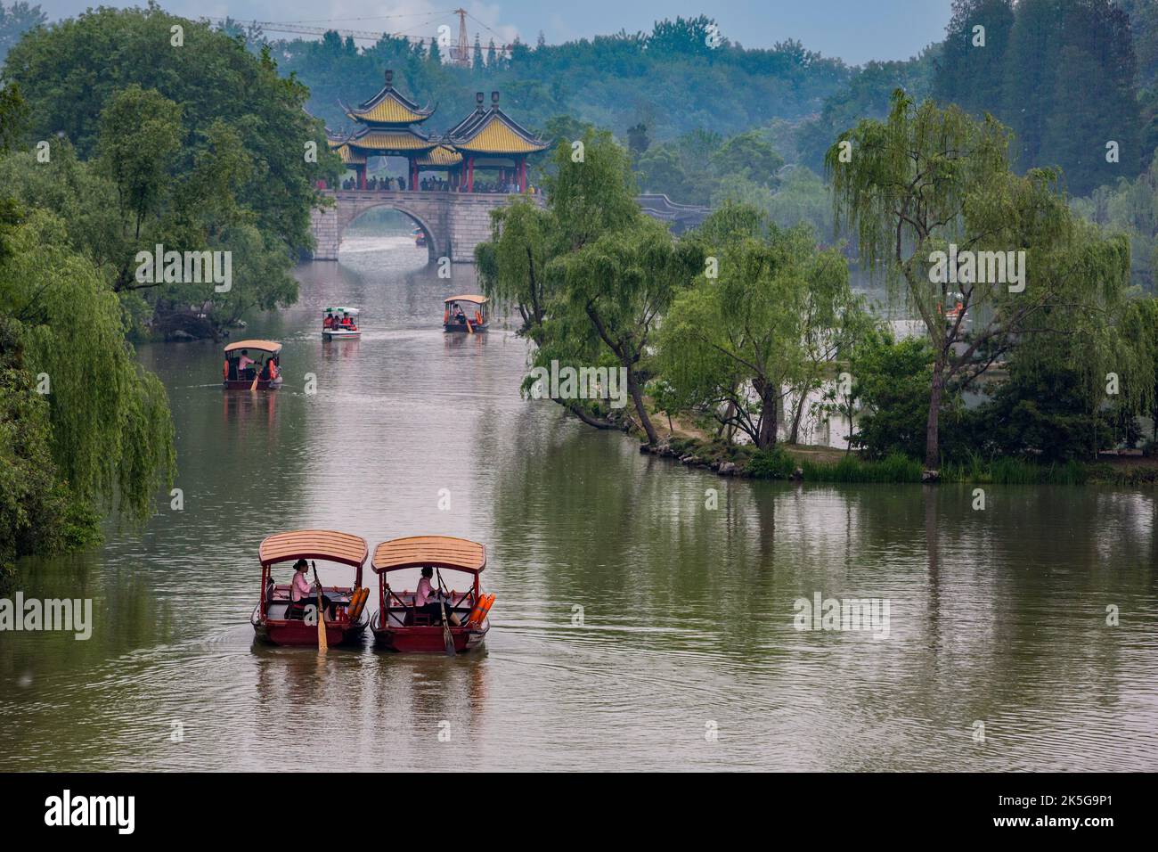 Yangzhou, Jiangsu, China. Pleasure Boats Approaching Five Pavilion ...
