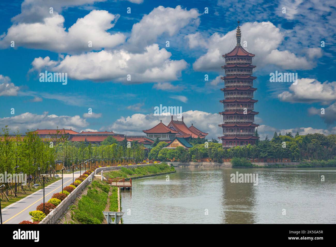 Yangzhou, Jiangsu, China. The Grand Canal and the Gaoming Temple Pagoda ...