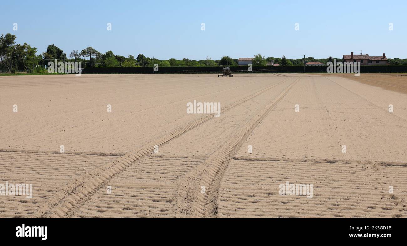 Soil marks hi-res stock photography and images - Alamy