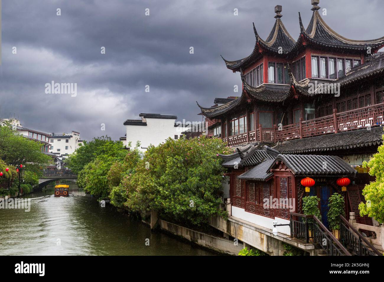 Nanjing, Jiangsu, China. Tourist Boat on the Qinhuai River in the Rain ...