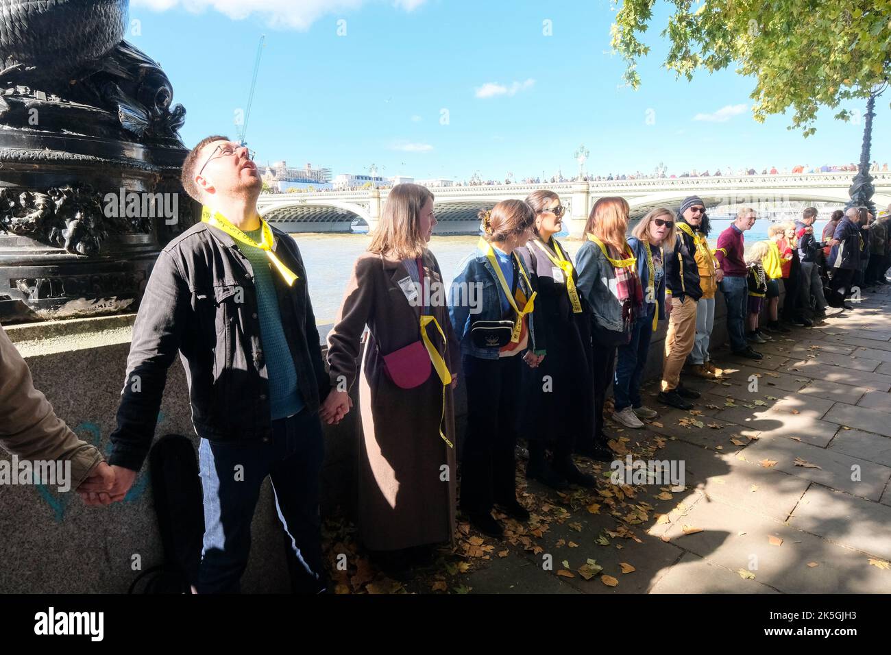 Human chain around parliament hi-res stock photography and images - Alamy