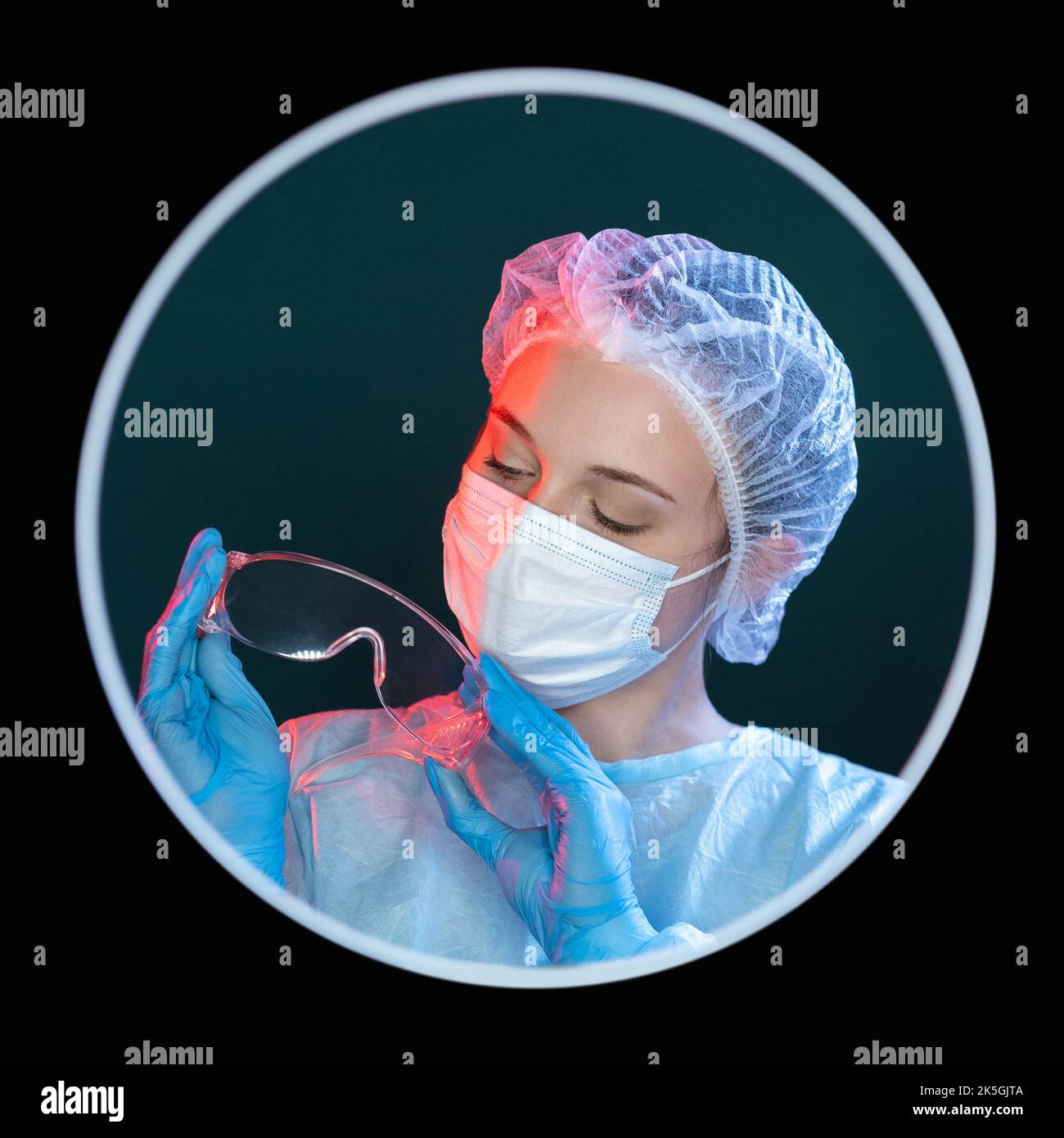 Surgeon ppe. Quarantine hygiene. Personal protective equipment ...