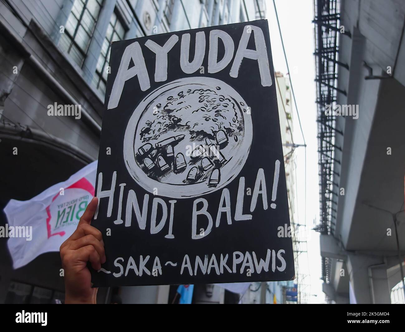 Manila, Philippines. 08th Oct, 2022. A protester holds a placard ...