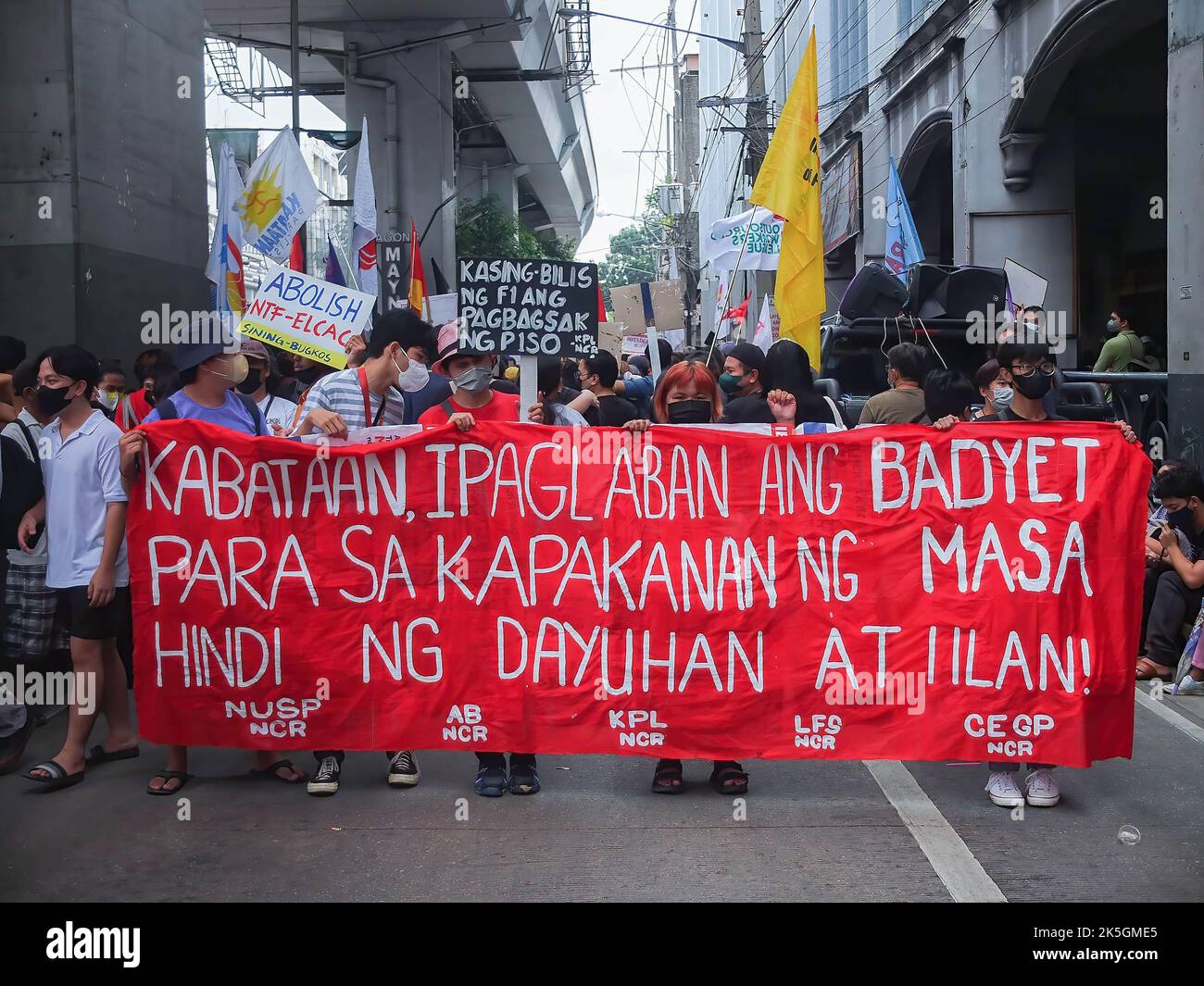 Manila, Philippines. 08th Oct, 2022. Militant student protesters hold a ...