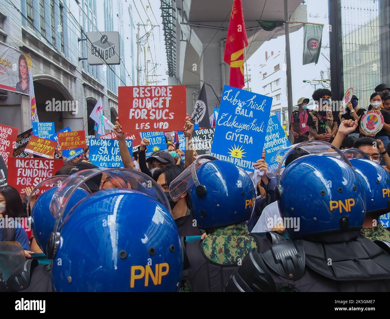 Manila, Philippines. 08th Oct, 2022. Militant protesters from different ...