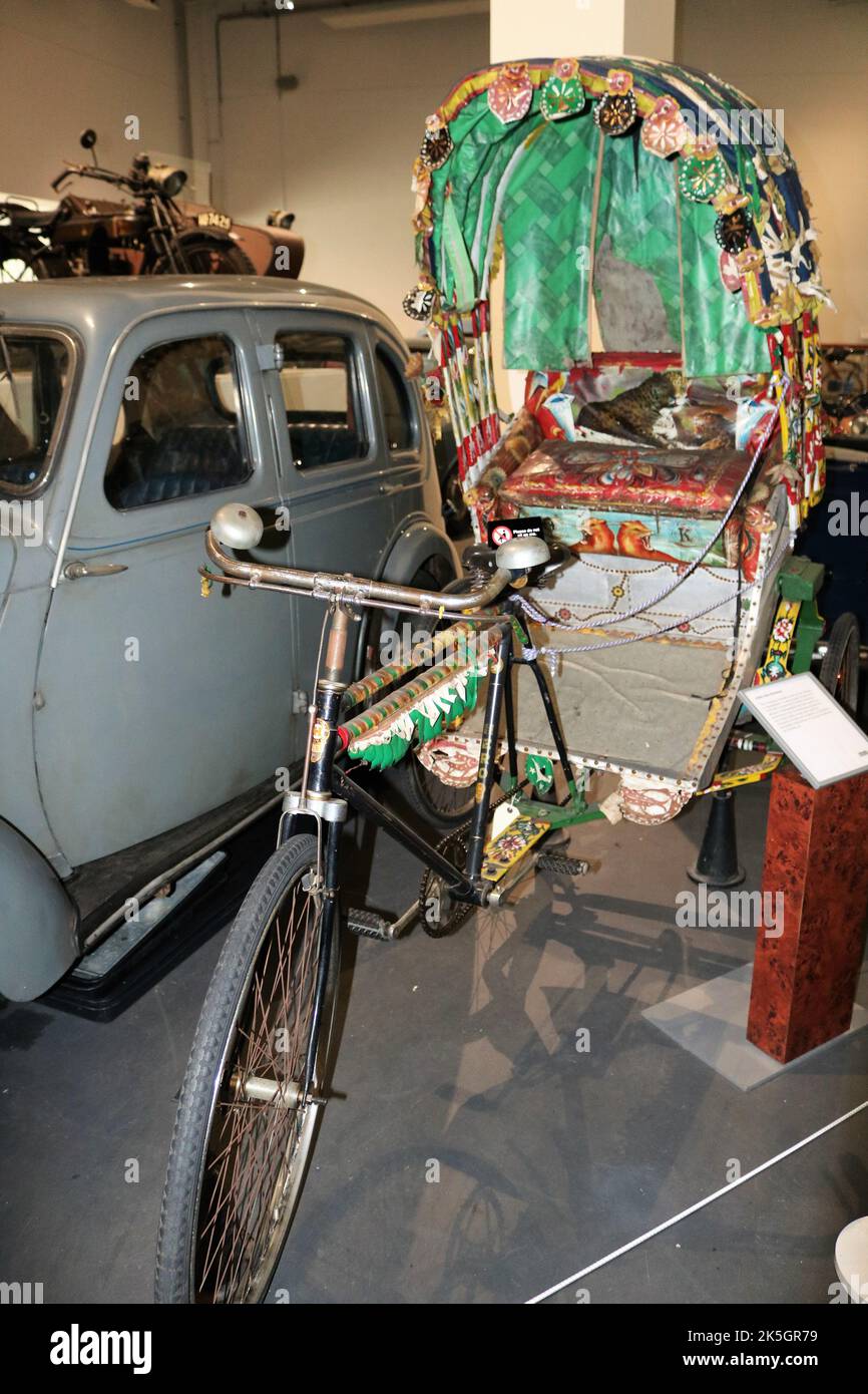 Classic vintage bicycle rickshaw hi-res stock photography and images ...