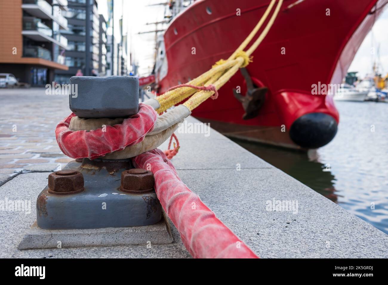 Mooring ring metal concrete hi-res stock photography and images - Alamy