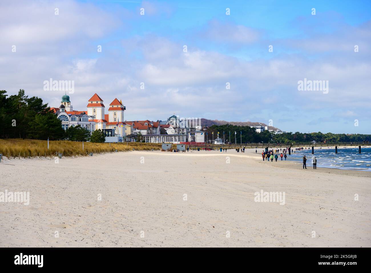 Wandern am strand hi-res stock photography and images - Alamy