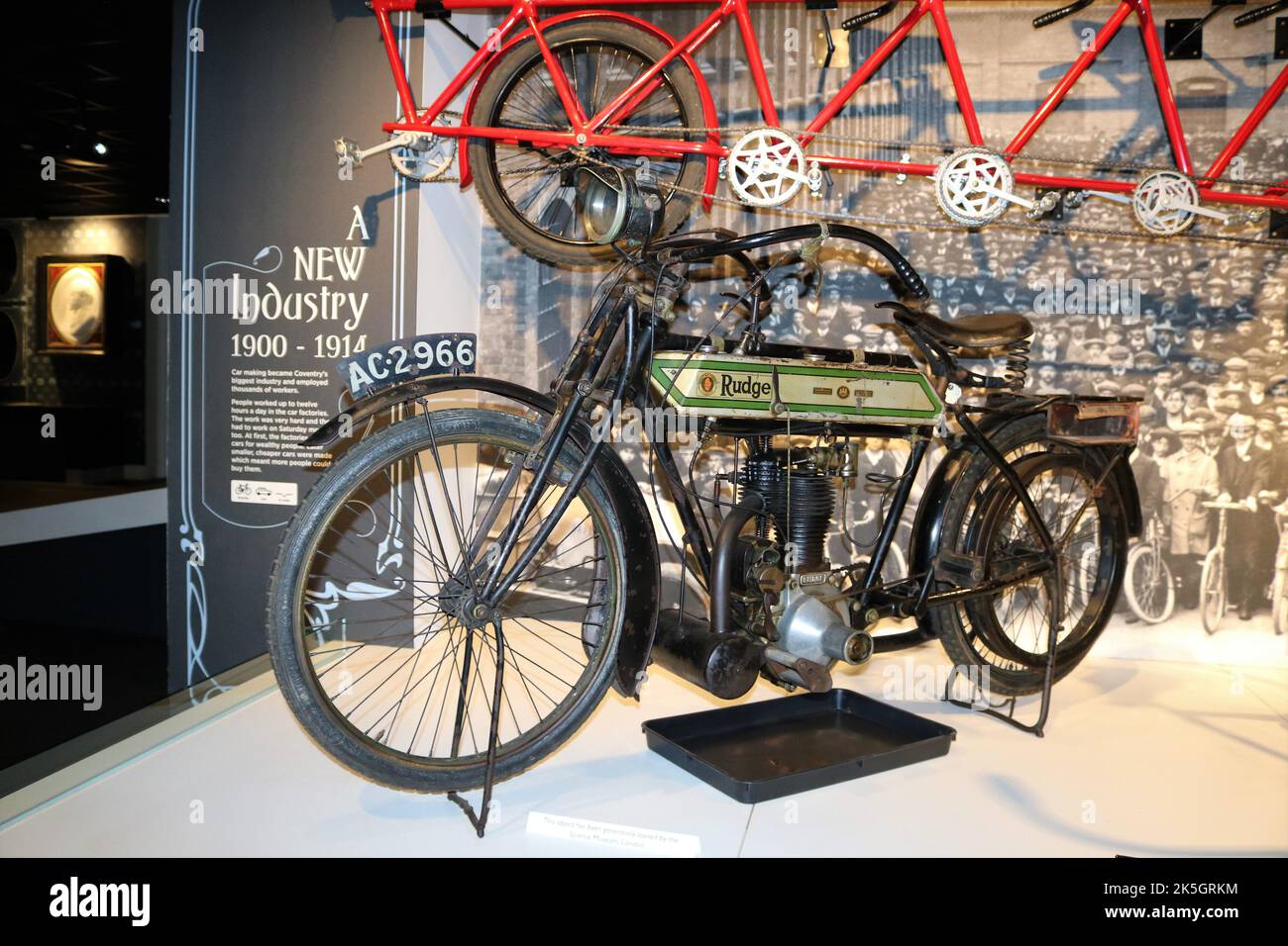 1900s Vintage bicycles Stock Photo - Alamy