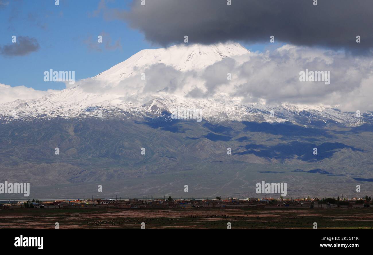 Mount Ararat is the highest mountain in Turkey Stock Photo - Alamy