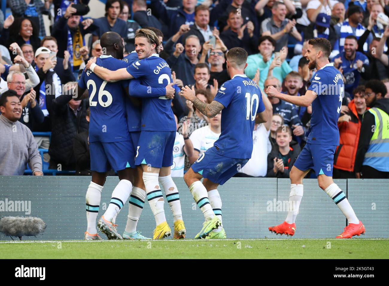 London, UK. 08th Oct, 2022. Kai Havertz of Chelsea has a looping header ...