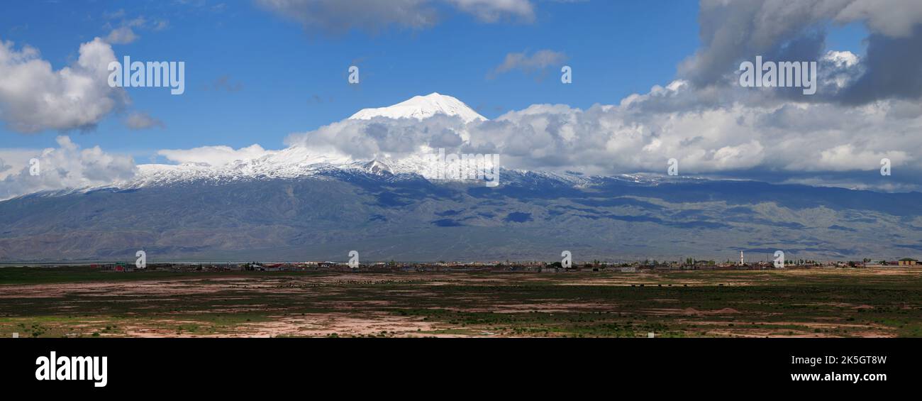 Mount ararat armenian plateau hi-res stock photography and images - Alamy