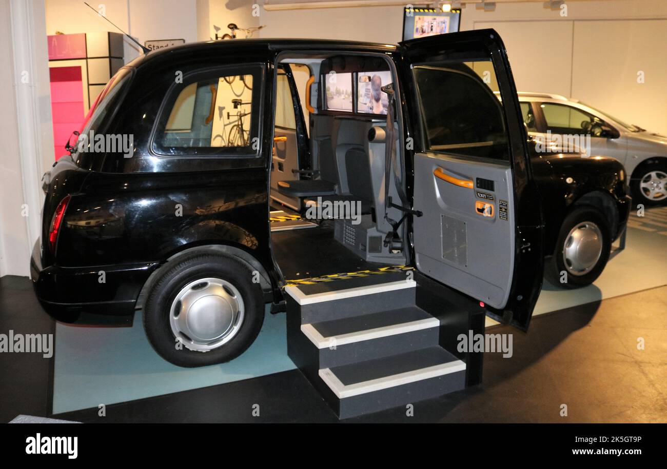 Tx4 taxi hi-res stock photography and images - Alamy