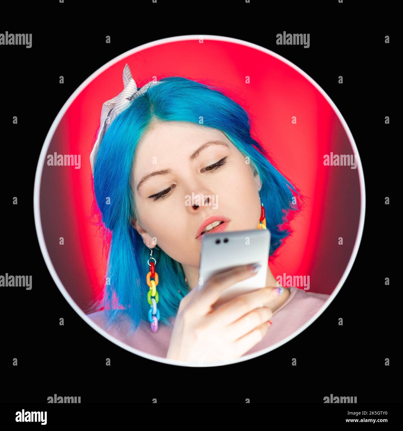 Female avatar chat hi-res stock photography and images - Alamy