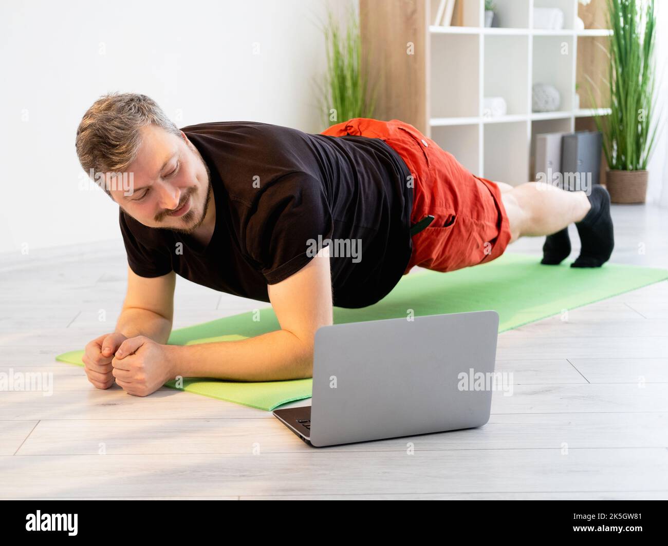 Video of body hi-res stock photography and images - Alamy