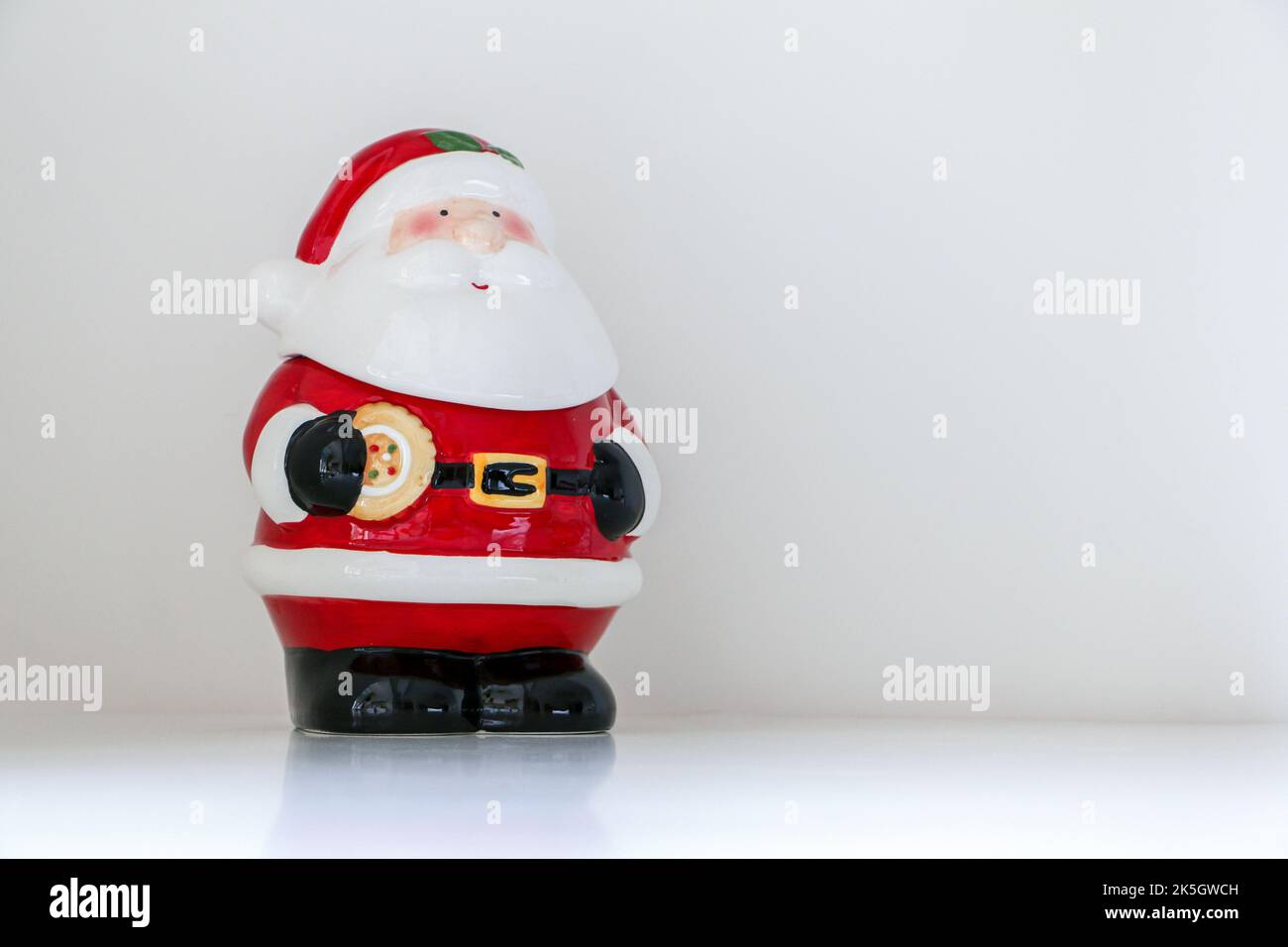 Statue father christmas santa claus hi-res stock photography and images ...