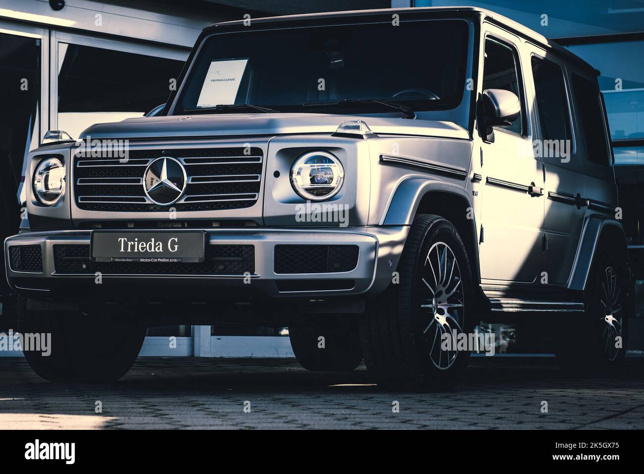 Mercedes_logo hi-res stock photography and images - Alamy