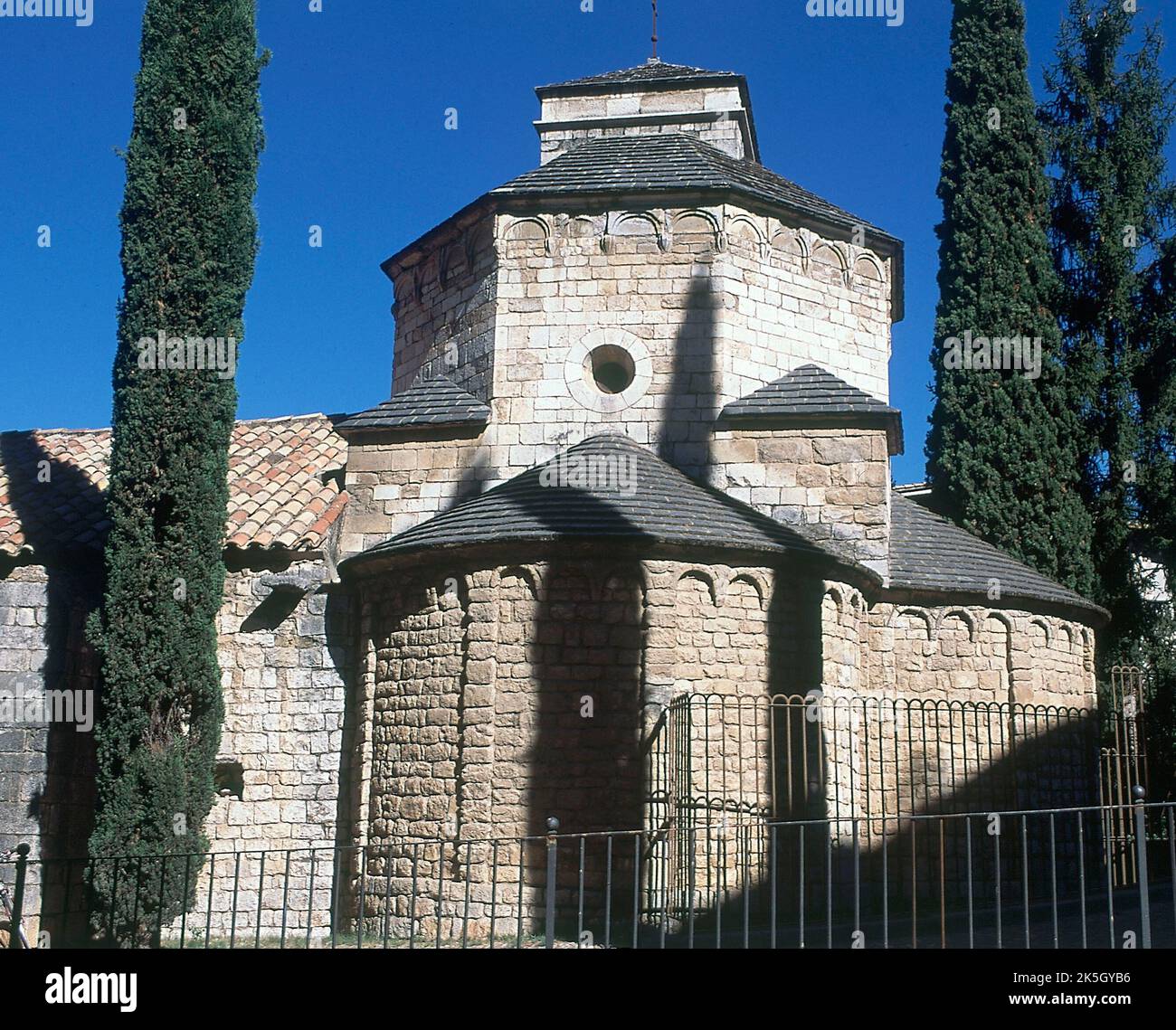 ABSIDES Y CIMBORRIO OCTOGONAL DE LA IGLESIA DE SAN NICOLAS - SIGLO XII ...
