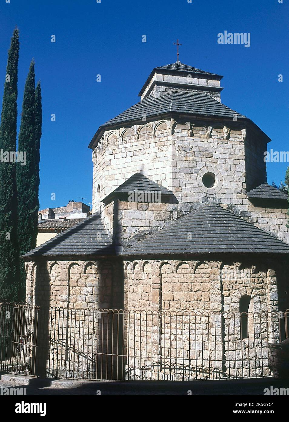 ABSIDES Y CIMBORRIO OCTOGONAL DE LA IGLESIA DE SAN NICOLAS - SIGLO XII ...