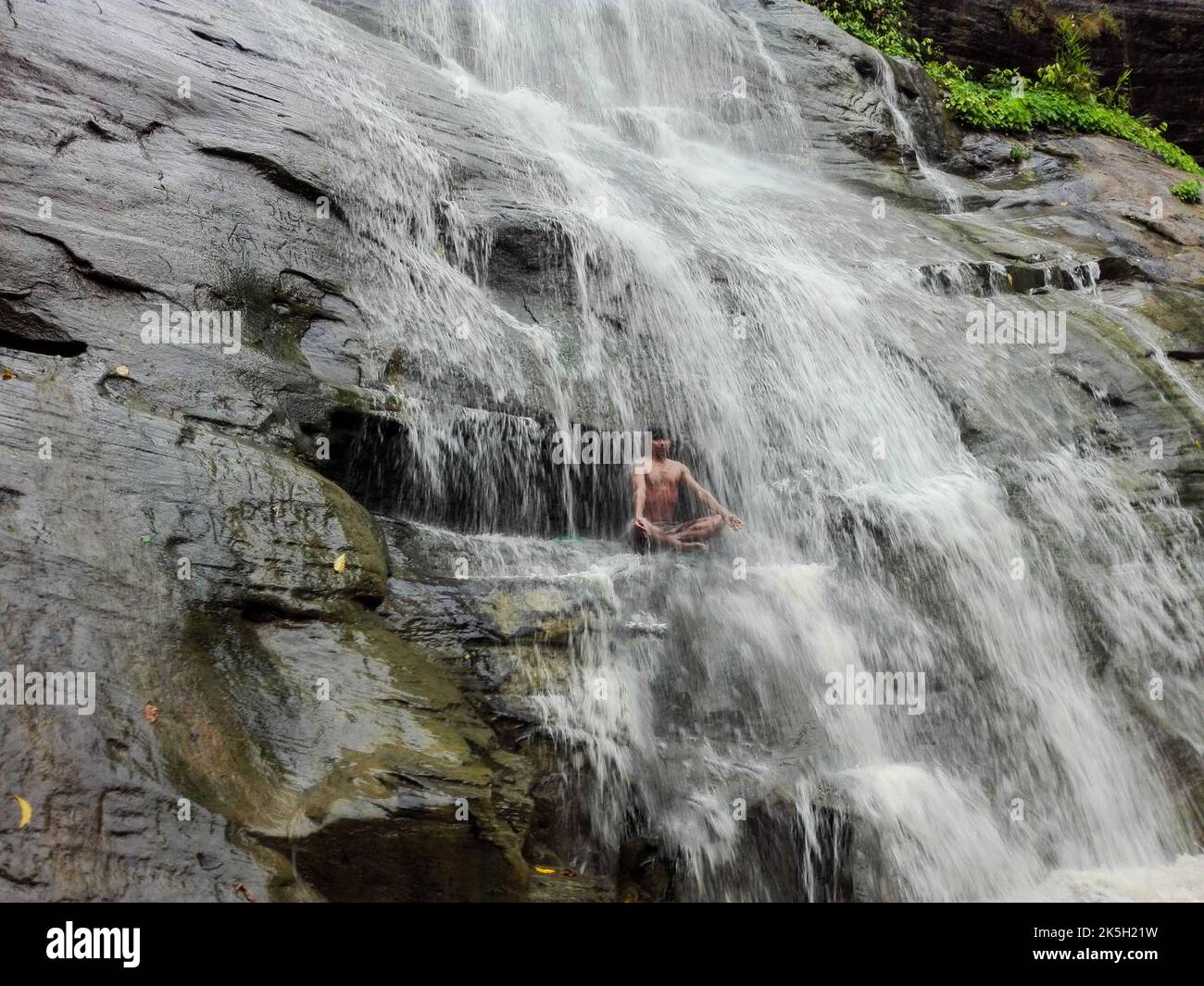Beautiful waterfall starry sky hi-res stock photography and images - Alamy