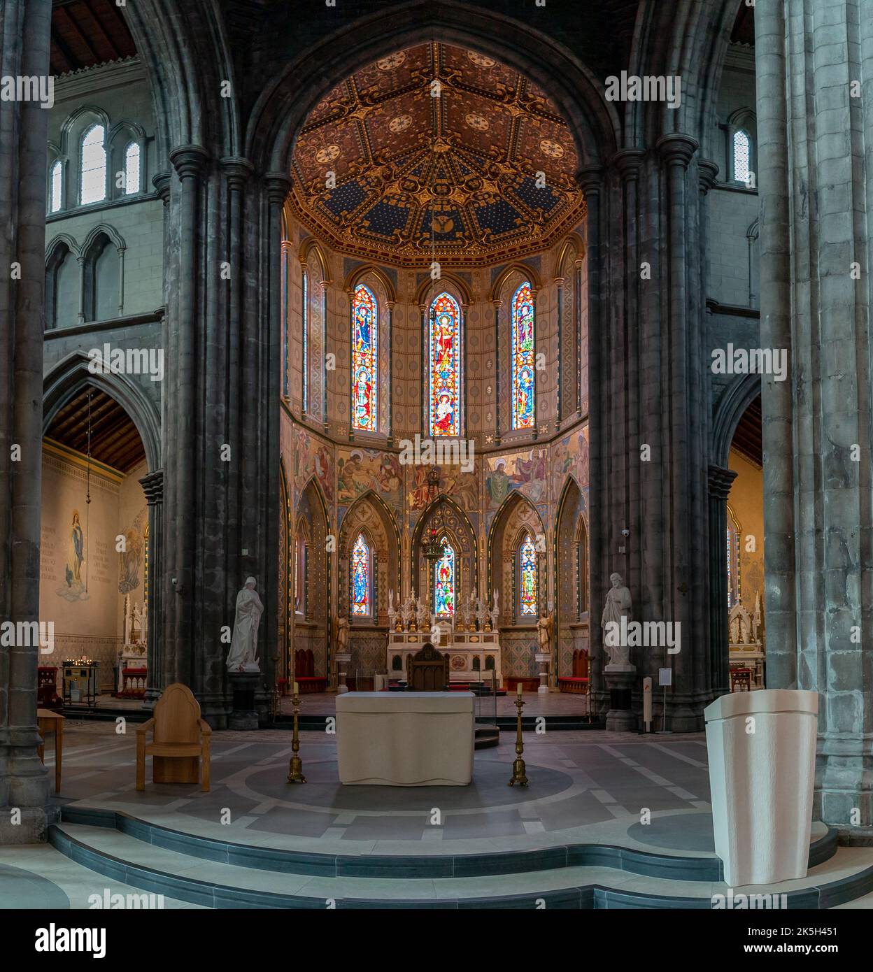 Irish early gothic architecture hi-res stock photography and images - Alamy