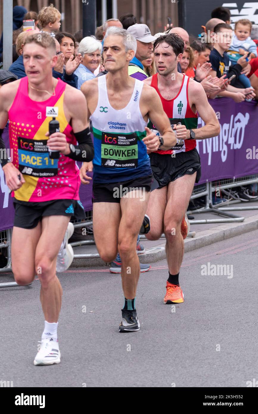 Nick Bowker running in the TCS London Marathon 2022 elite men's road ...