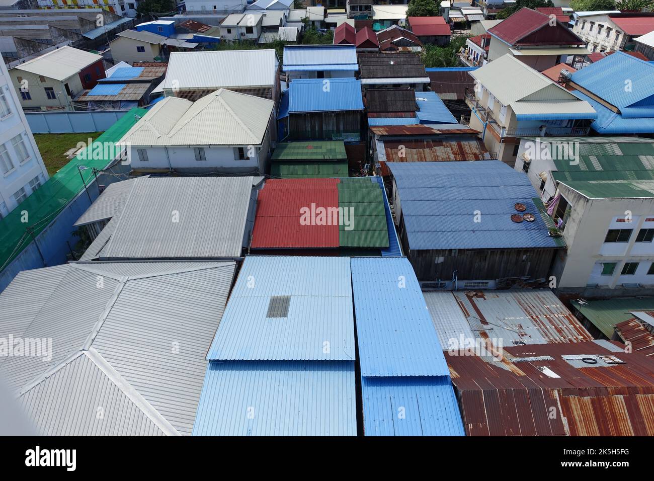 Slums of Phnom Penh from above Stock Photo - Alamy