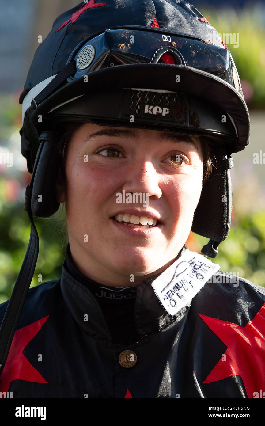 Mollie phillips jockey hi-res stock photography and images - Alamy
