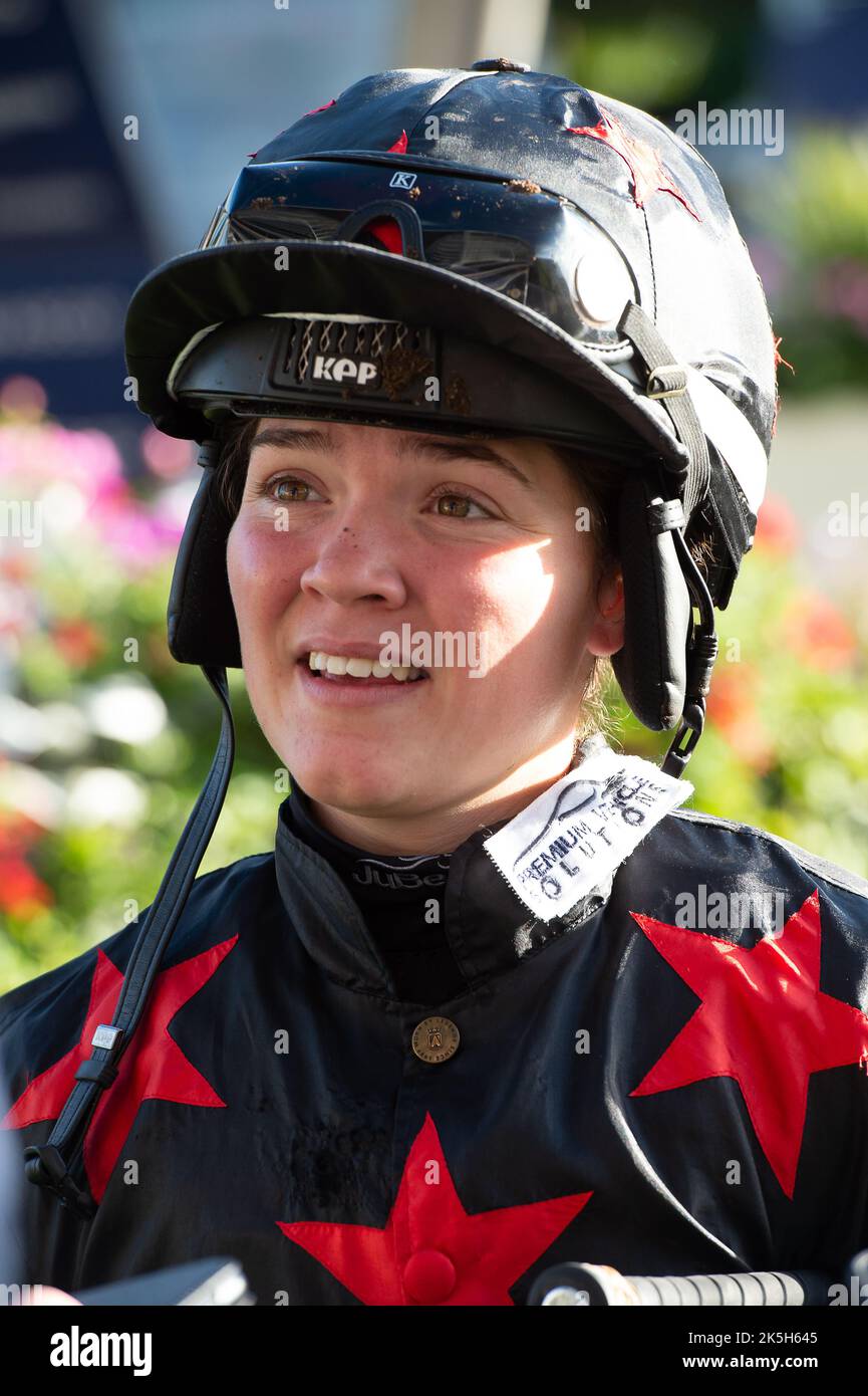 Mollie phillips jockey hi-res stock photography and images - Alamy