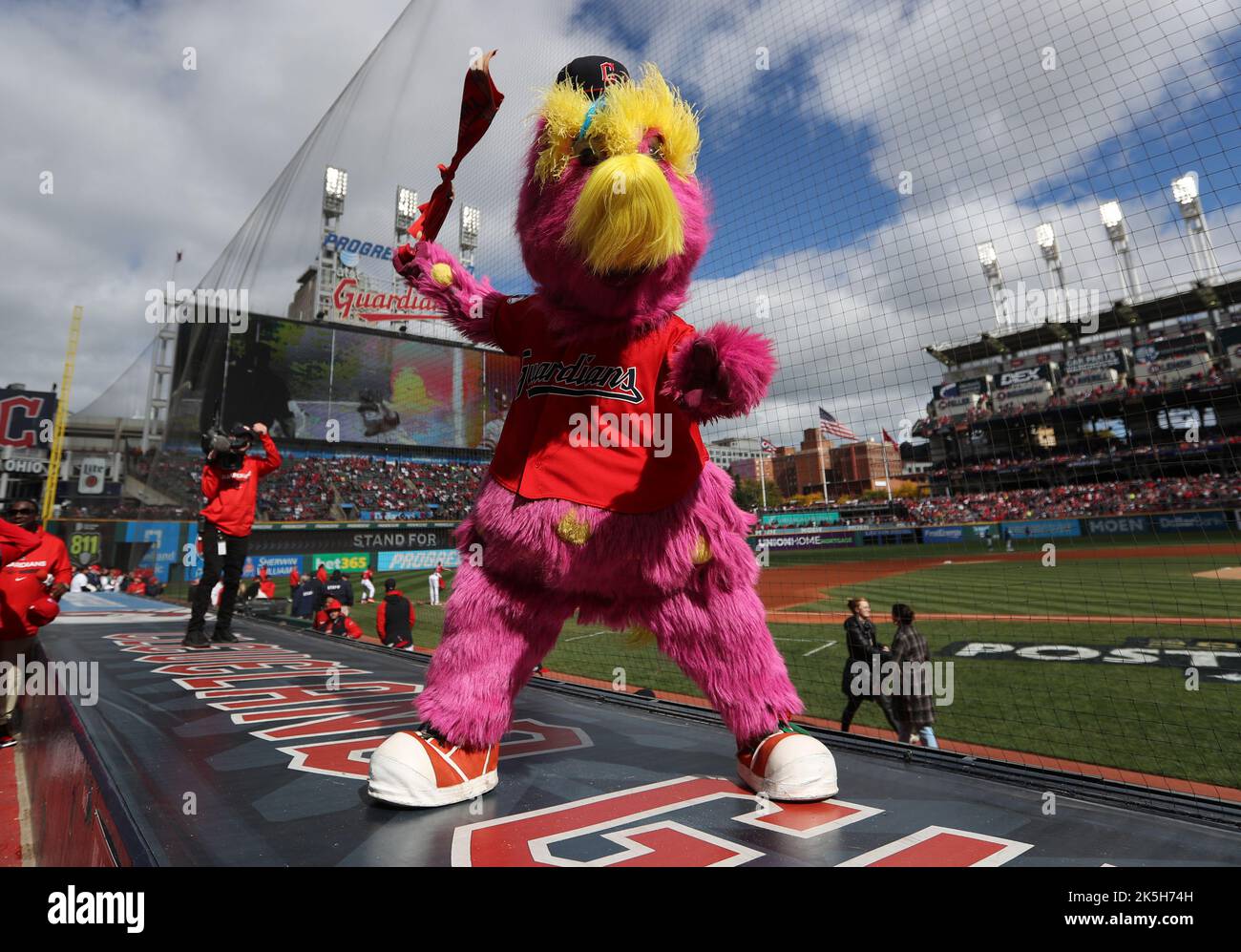 Cleveland guardians mascot hi-res stock photography and images - Alamy