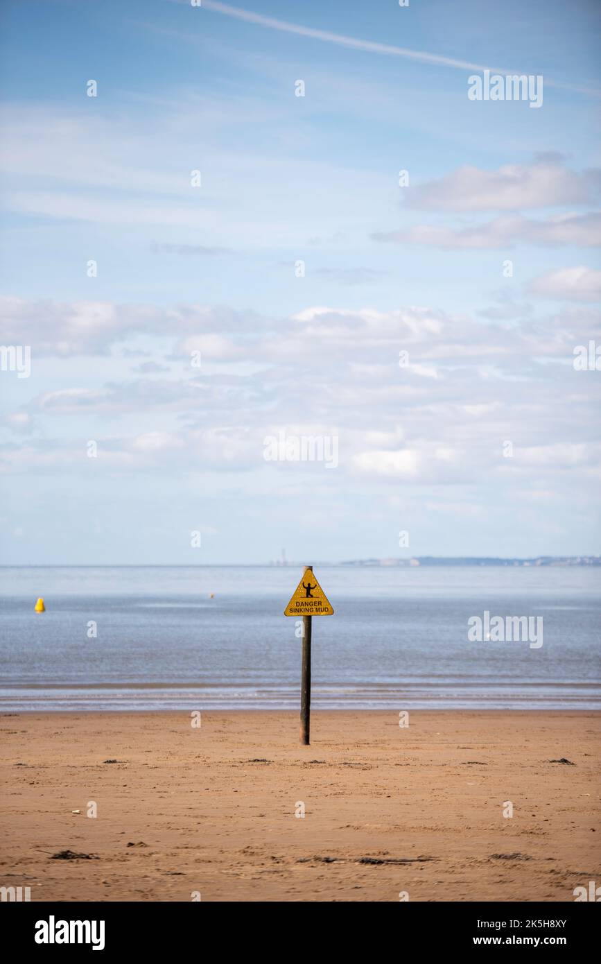 Sinking sand hi-res stock photography and images - Alamy