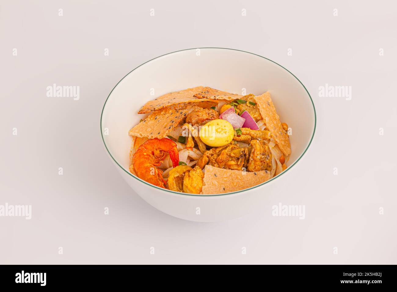 Mi Quang, Vietnamese rice noodles with meat, chicken stock, shrimp, egg ...