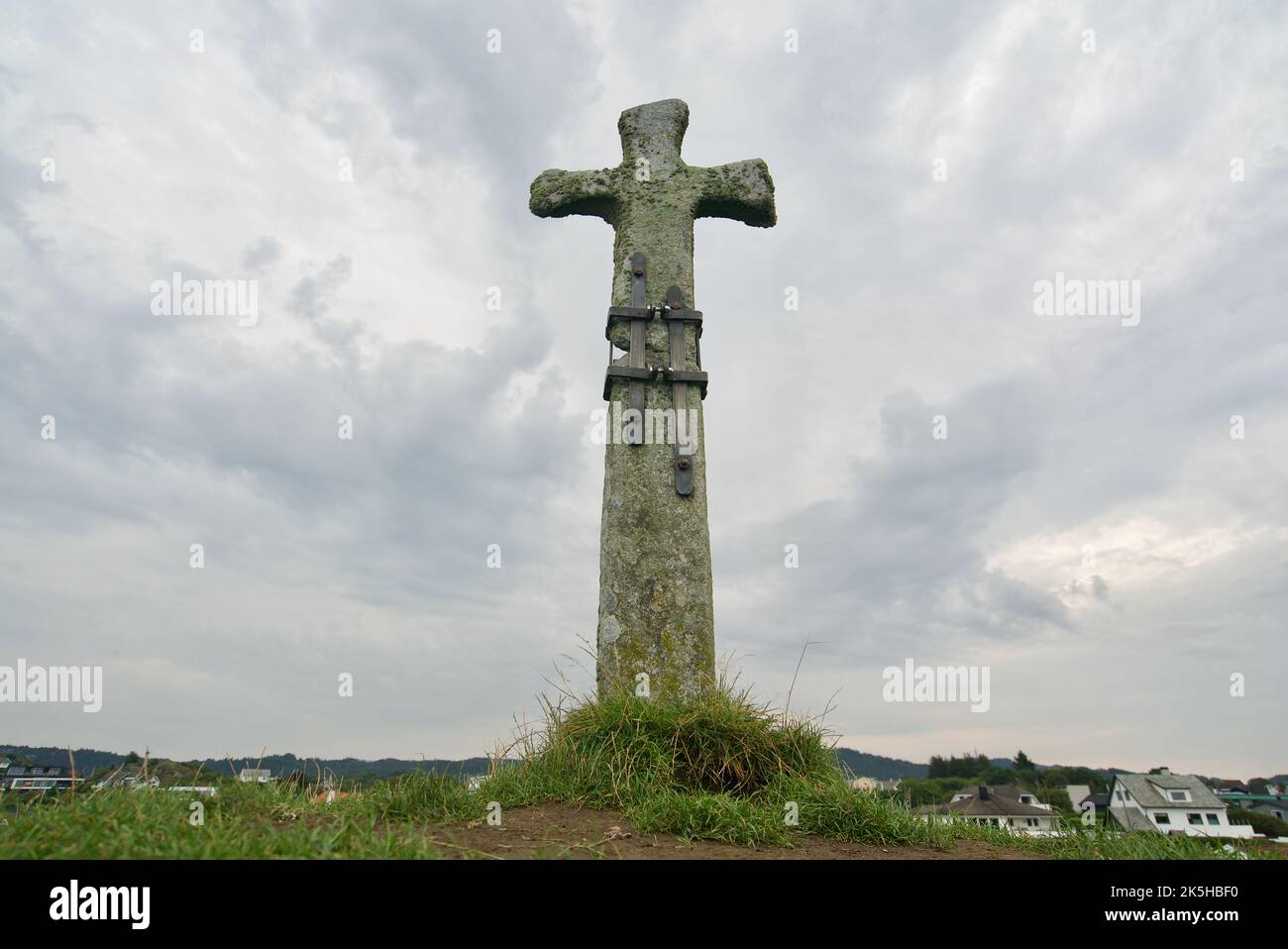 KROSSHAUGEN - A historic cross next to Norway's National Monument ...