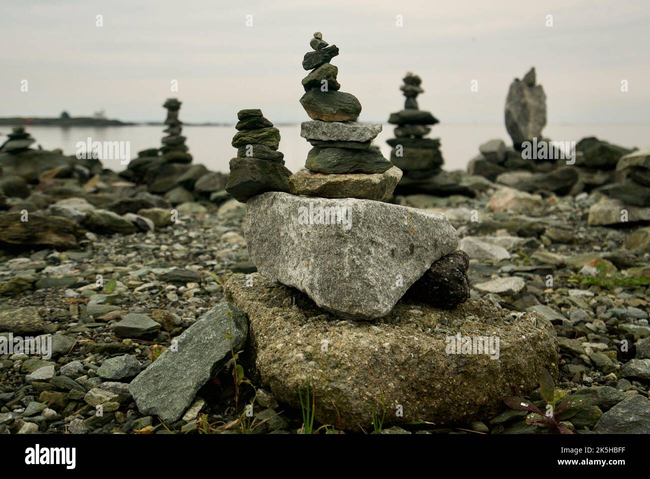 Stone stack beach hi-res stock photography and images - Alamy