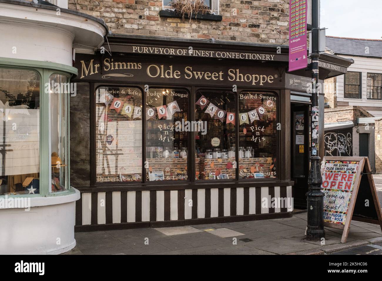 Mr simms olde sweet shop hi-res stock photography and images - Alamy