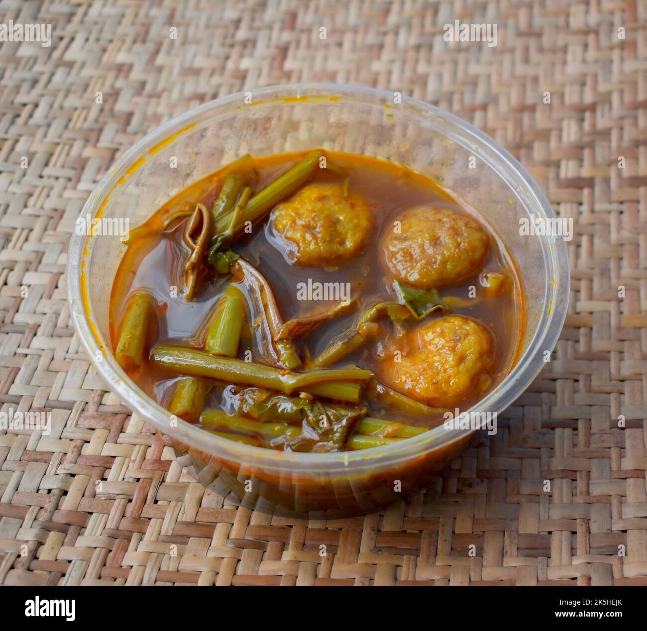 Myanmar traditional fish ball and water spinach soup recipe Stock Photo ...