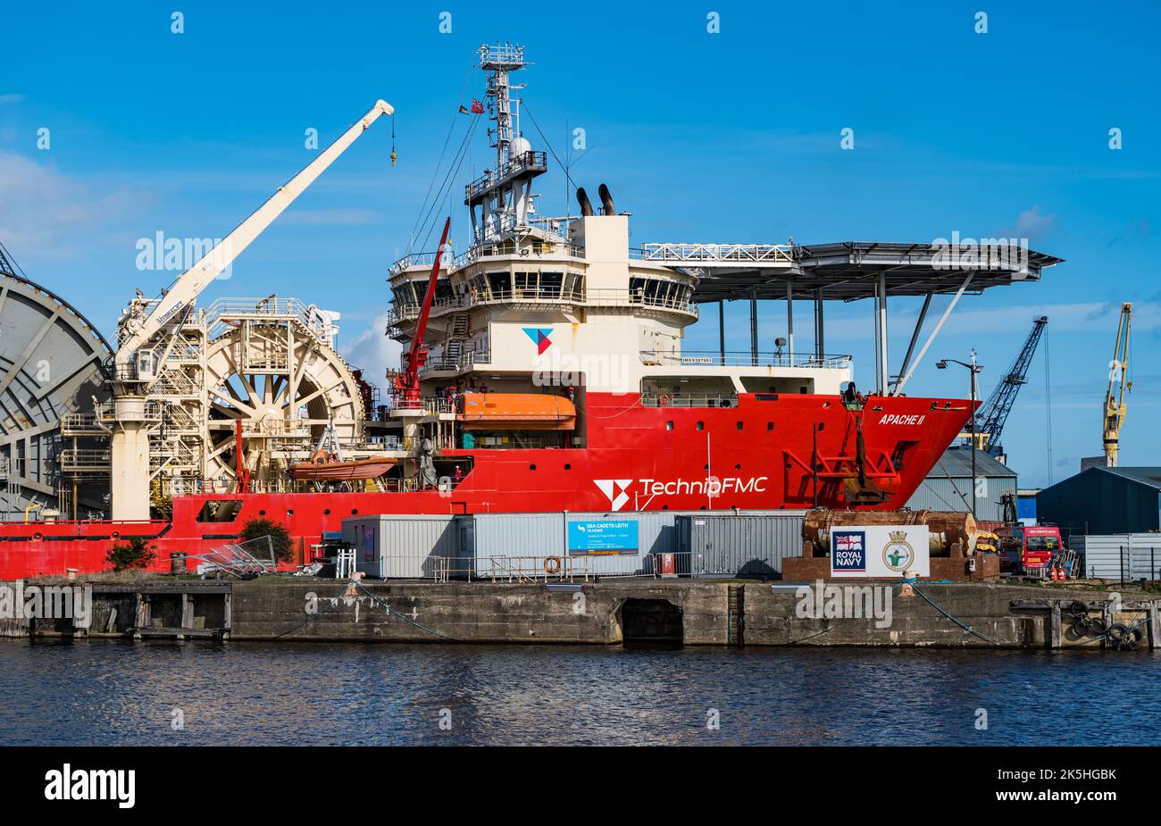 Pipe laying ship Apache II with helicopter platform, Technip ...