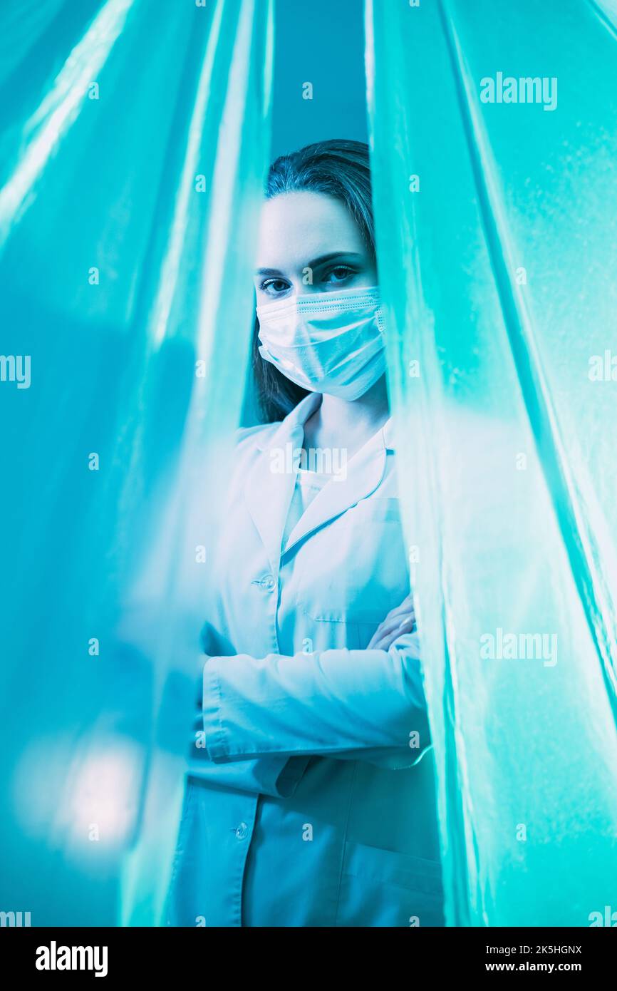 frontline doctor medic portrait female physician Stock Photo - Alamy