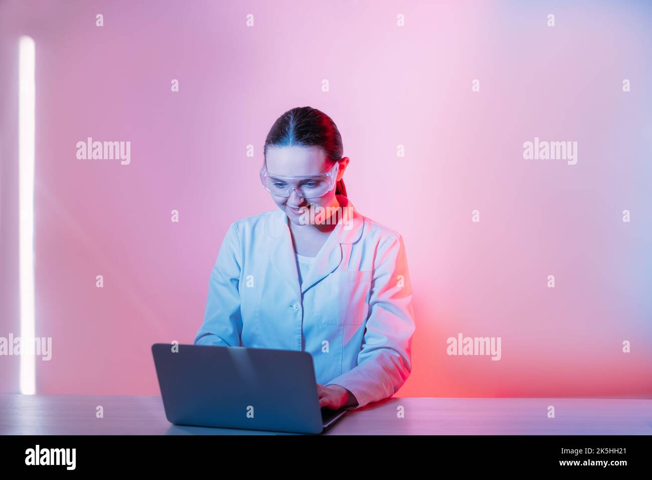 virtual healthcare consultation doctor video call Stock Photo - Alamy