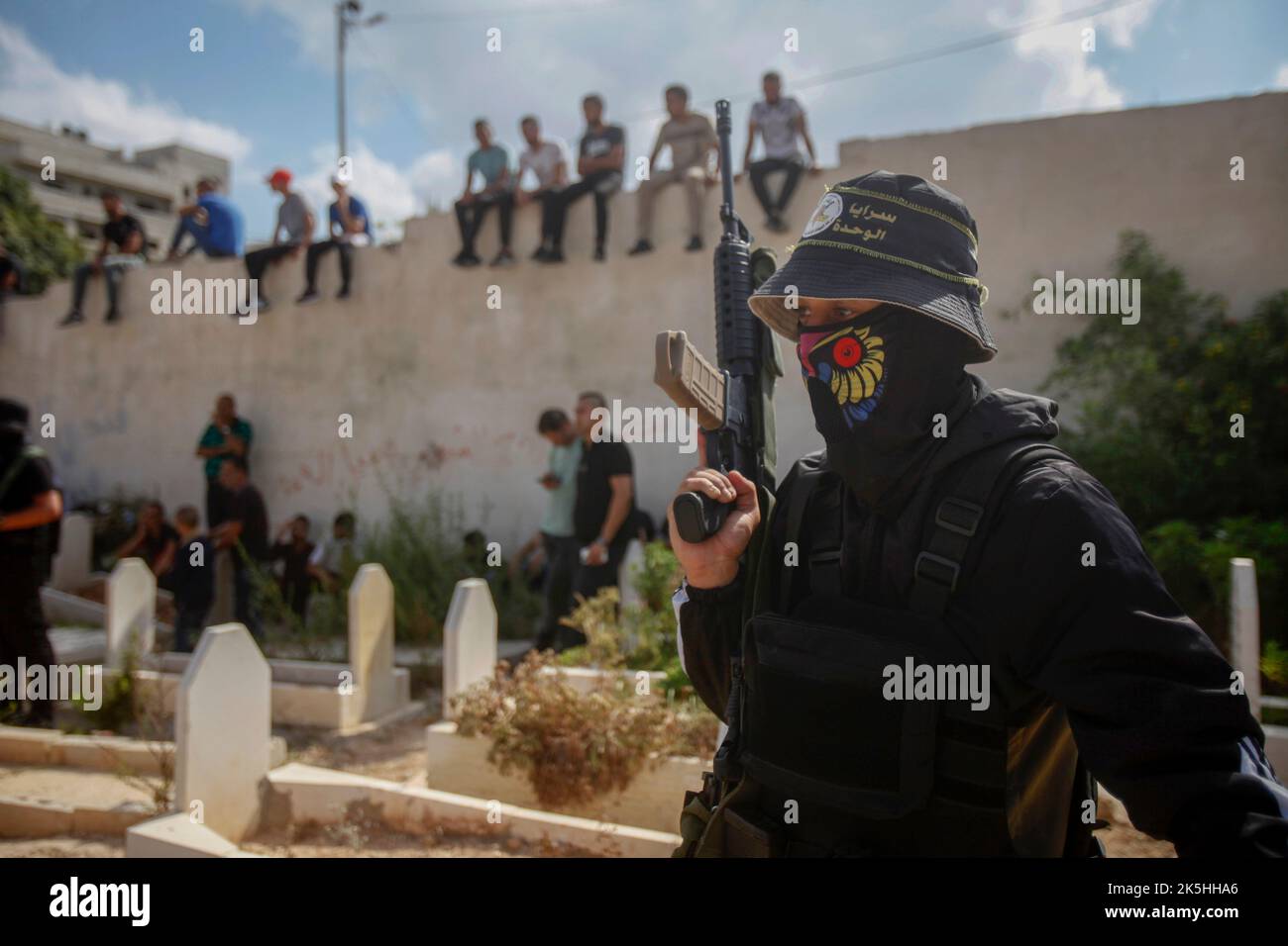 Jenin, Palestine. 08th Oct, 2022. Gunman takes part during the funeral ...