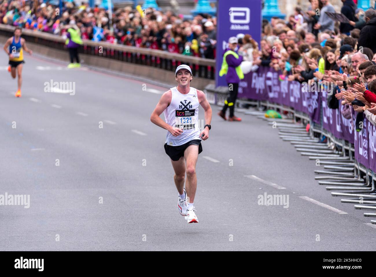 Harry Lane club runner running in the TCS London Marathon 2022 road ...