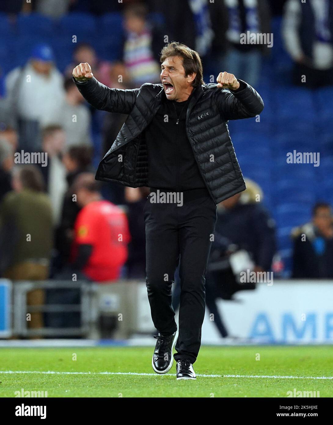 Tottenham Hotspur manager Antonio Conte celebrates after the final ...