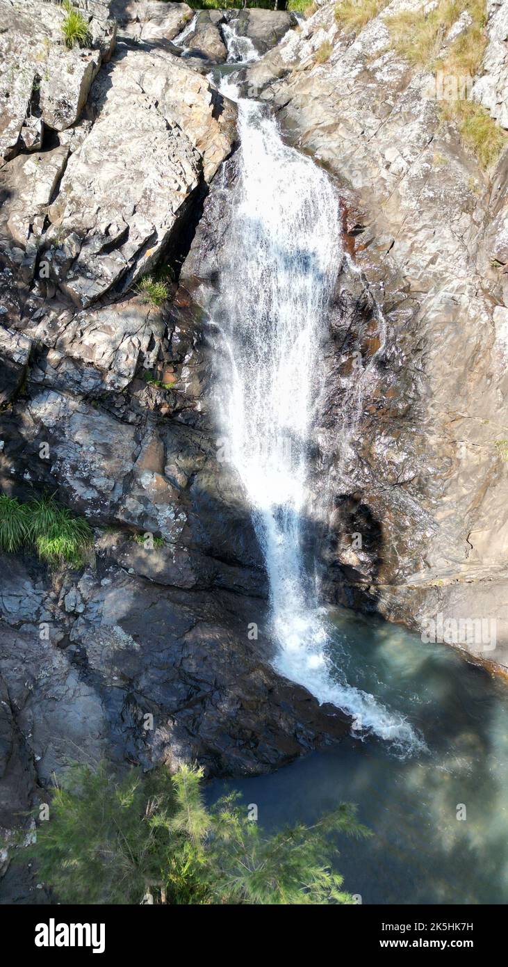Vertical shot waterfall texture hi-res stock photography and images - Alamy