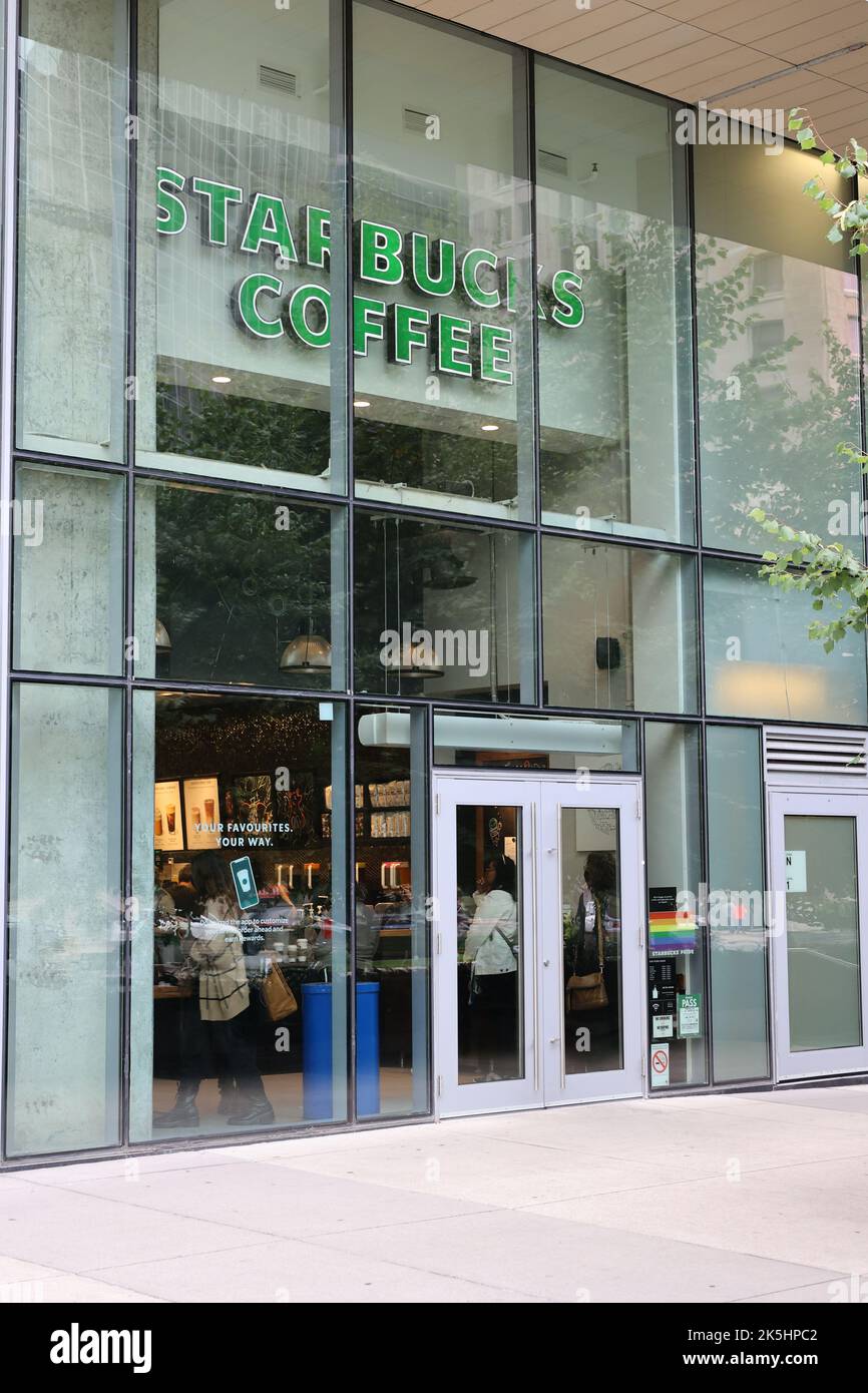 Starbucks storefront hi-res stock photography and images - Alamy