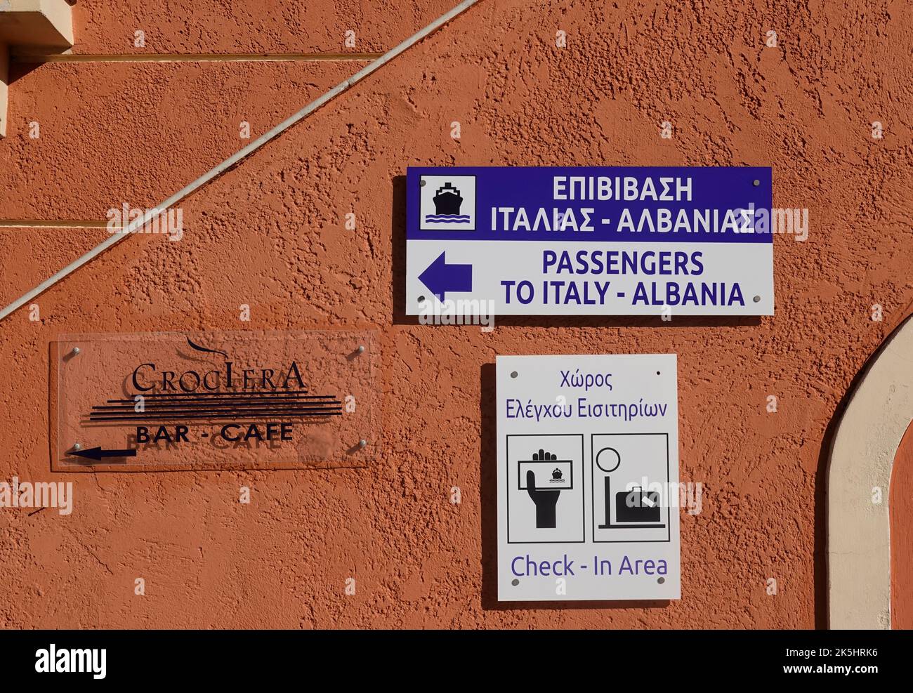 Check in sign ferry hi-res stock photography and images - Alamy