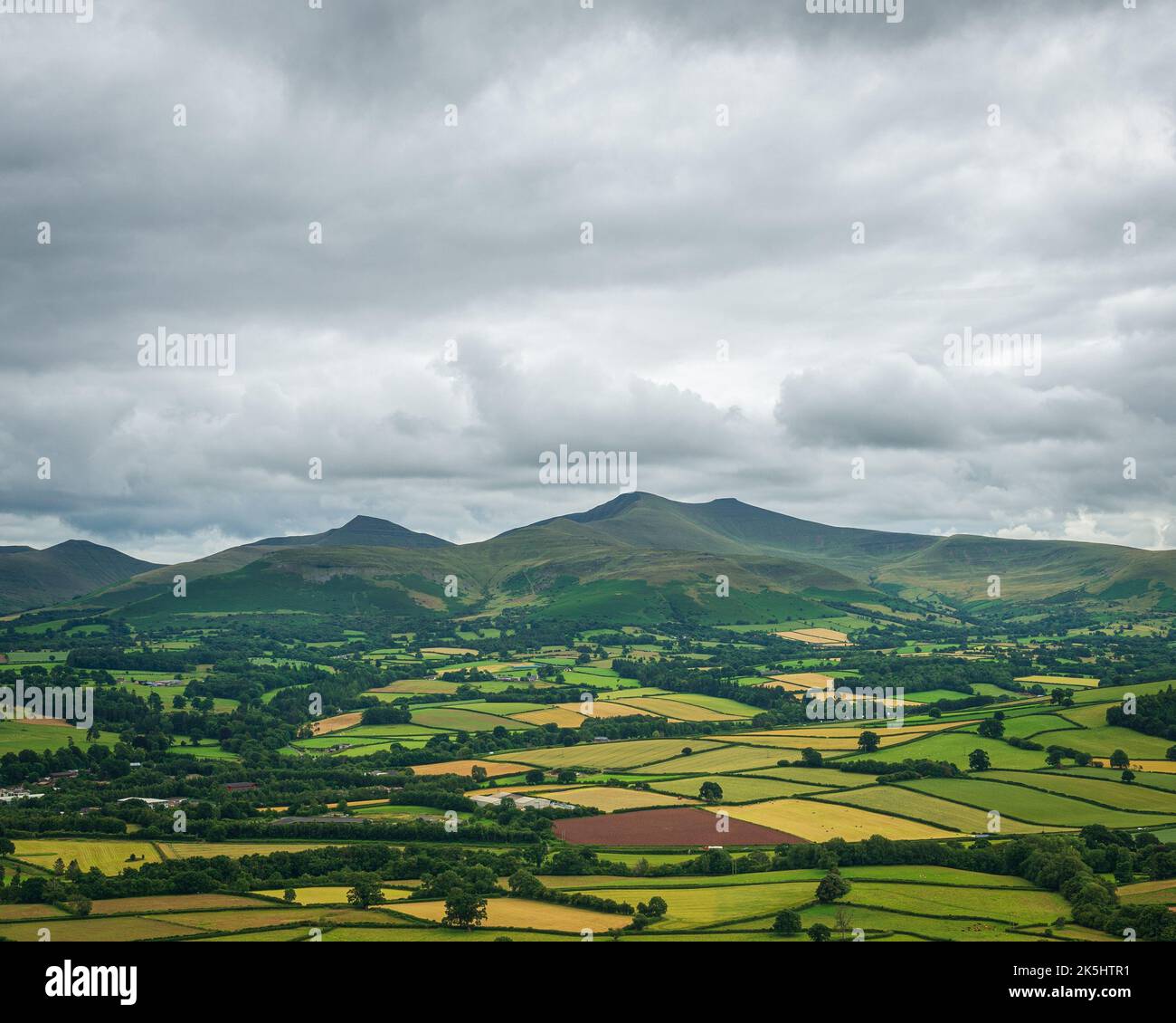 A mesmerizing scenery of a landscape during the sunset Stock Photo - Alamy