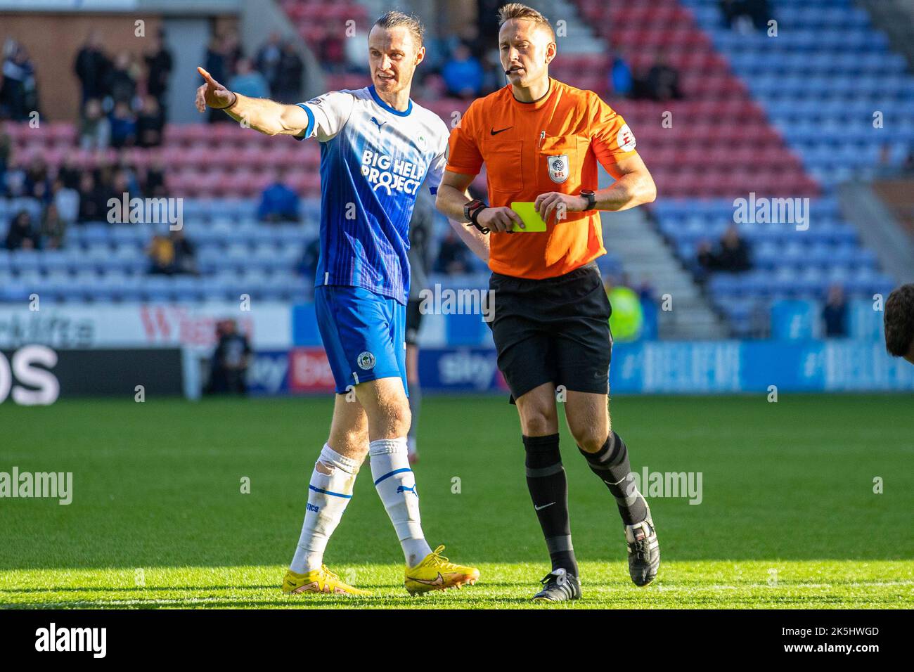James bell referee hi-res stock photography and images - Alamy