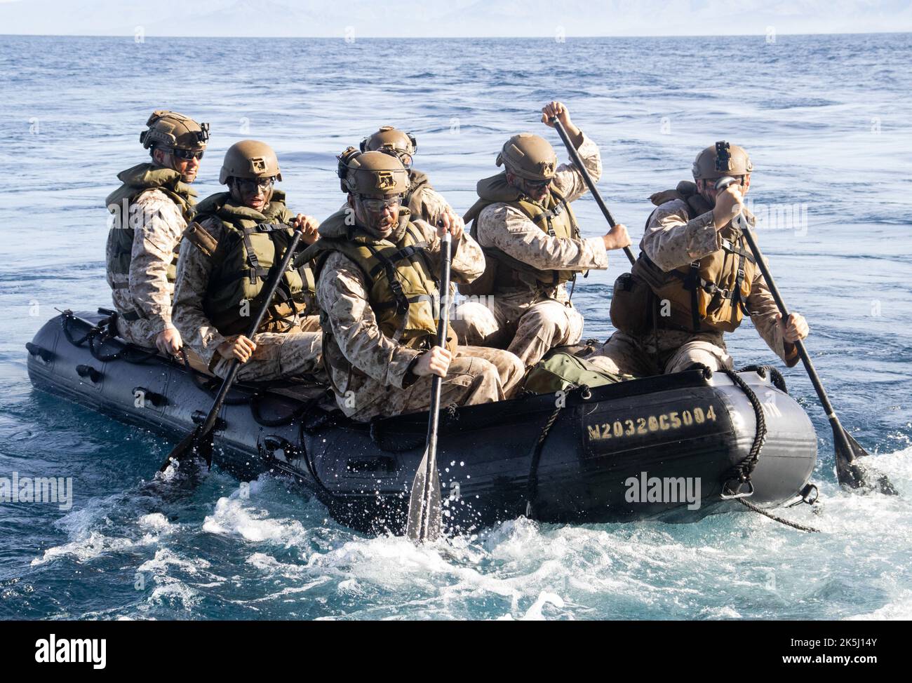 U.S. Marines with Battalion Landing Team, 2d Battalion, 5th Marines ...