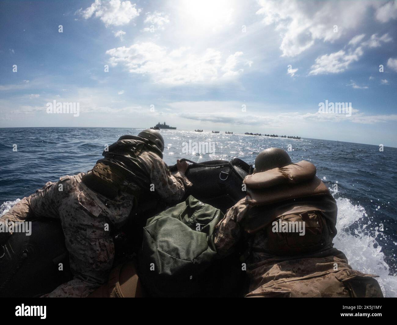 U.S. Marines with Battalion Landing Team, 2d Battalion, 5th Marines ...